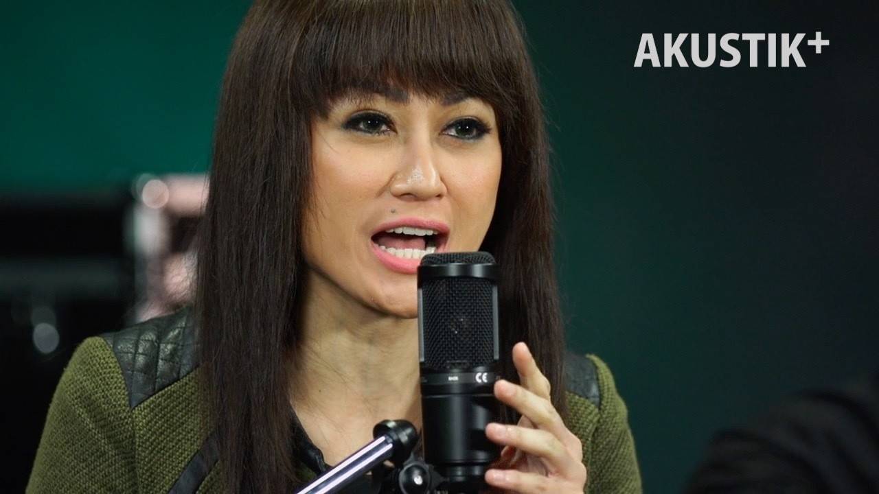 AKUSTIK PLUS: Sisca Dewi feat. Fyan Ahmad - Indonesia Pusaka | Vidio