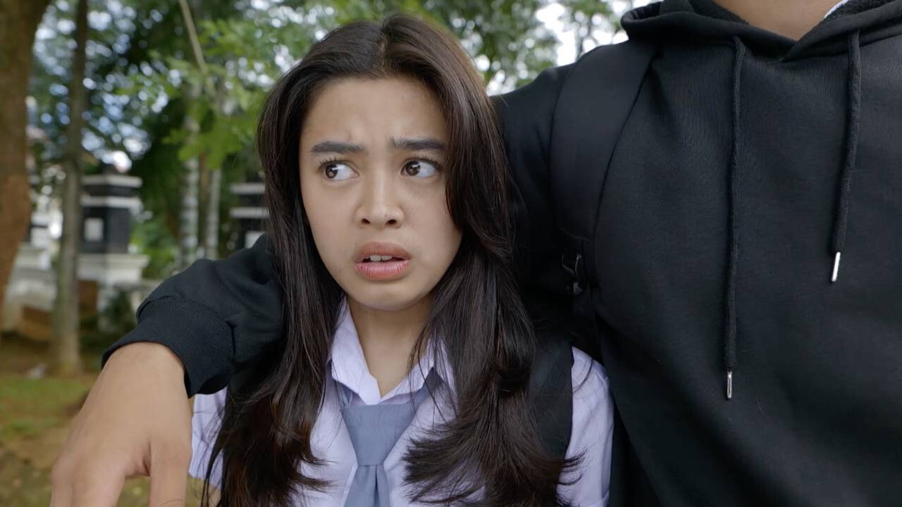 [Gratis] Asmara Gen Z - Asmara Gen Z: Demi Apa! Aqeela Syok Dirangkul ...