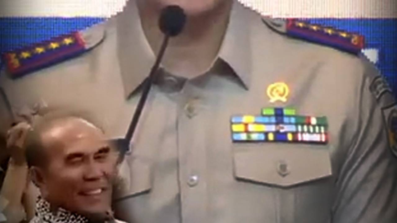 DEPAN JENDERAL KOPASSUS GAGAH AHY BANGGA PAKAI SERAGAM BINTANG 4 - Shorts