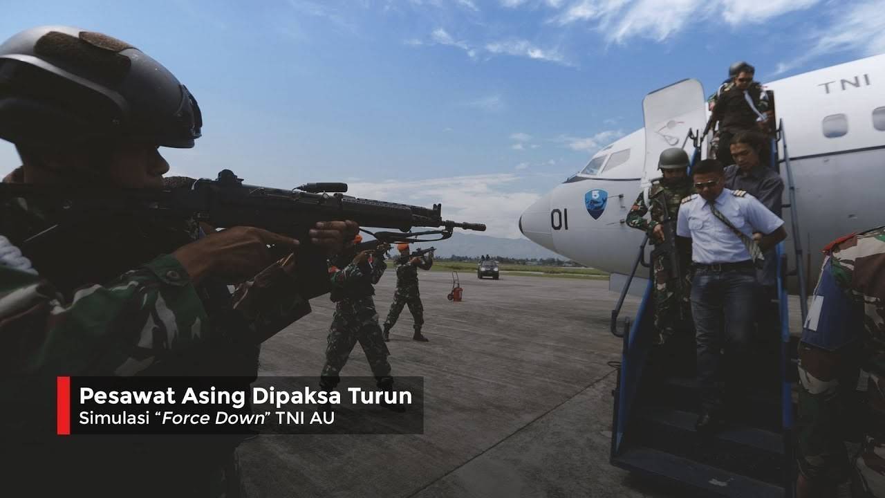 Pesawat asing dipaksa turun, saat simulasi 'force down' TNI AU ...