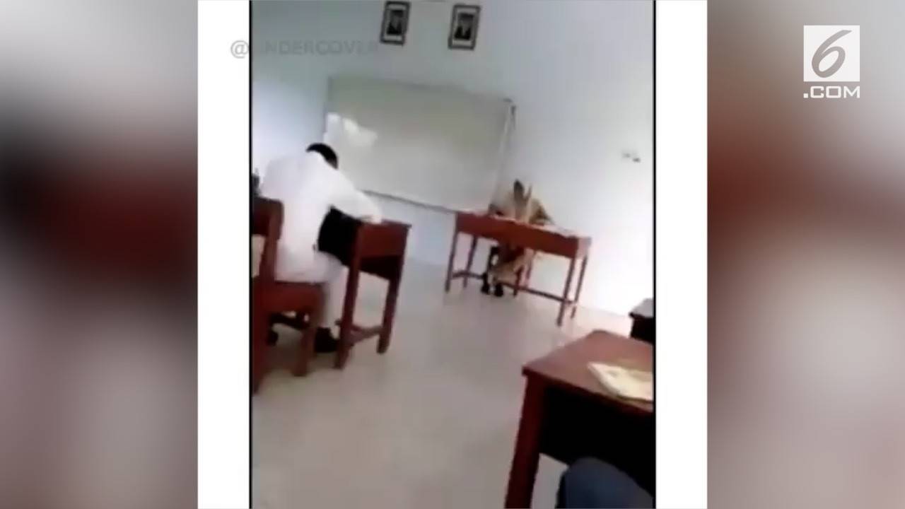 Beredar Video Siswa Merokok Saat Guru Mengajar - liputan6.com